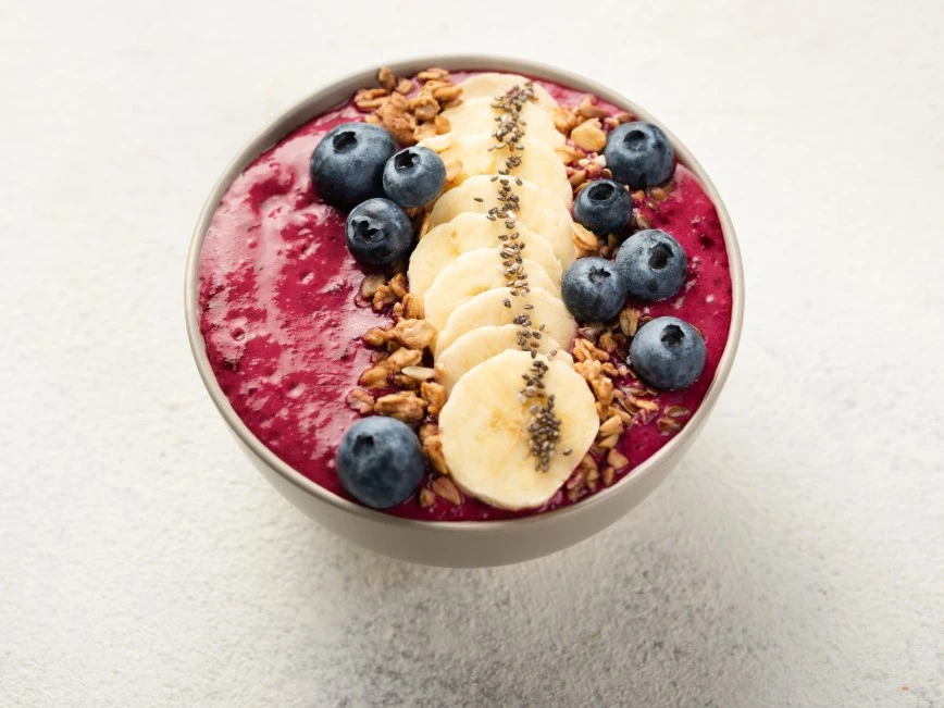 Vanilla Berry Protein Smoothie Bowl Recipe | Revolution Nutrition